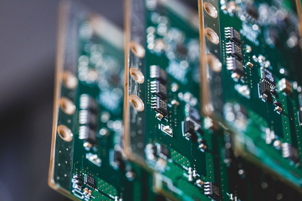 Low Loss Materials for High Speed and High Frequency PCB Applications